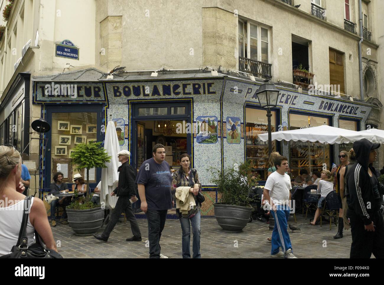 People on street in Marais, Paris, France Stock Photo - Alamy