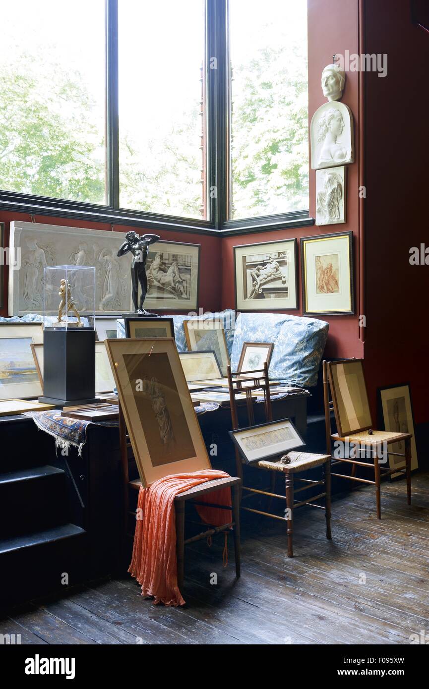 Photos and sculptures in Leighton House Museum, London, UK Stock Photo ...