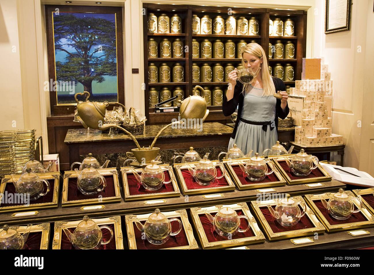 Tea display piccadilly london hi-res stock photography and images - Alamy