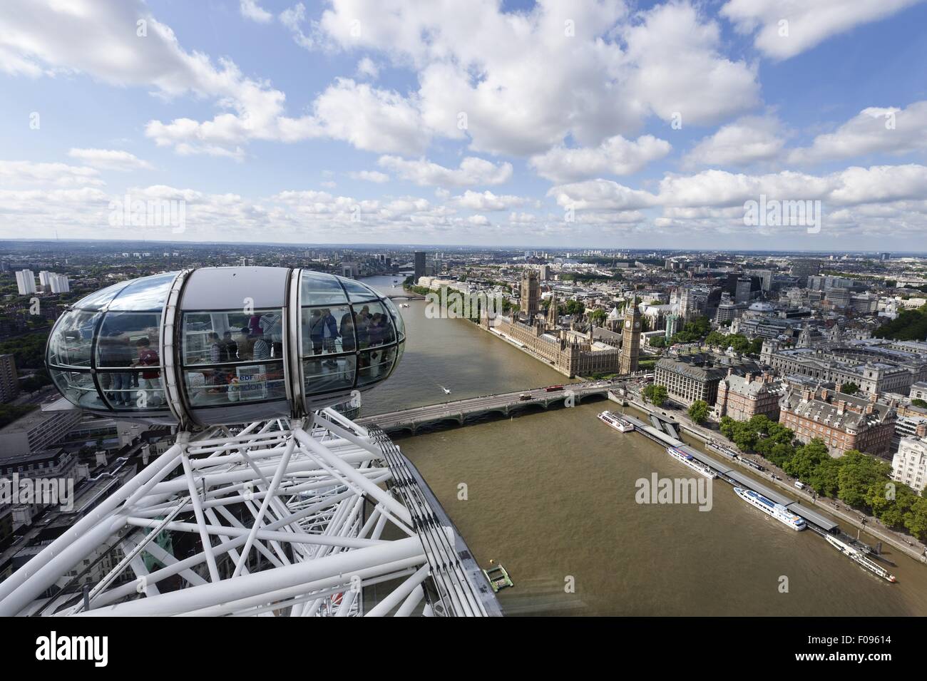 Thames river, aerial, birds eye view hi-res stock photography and ...