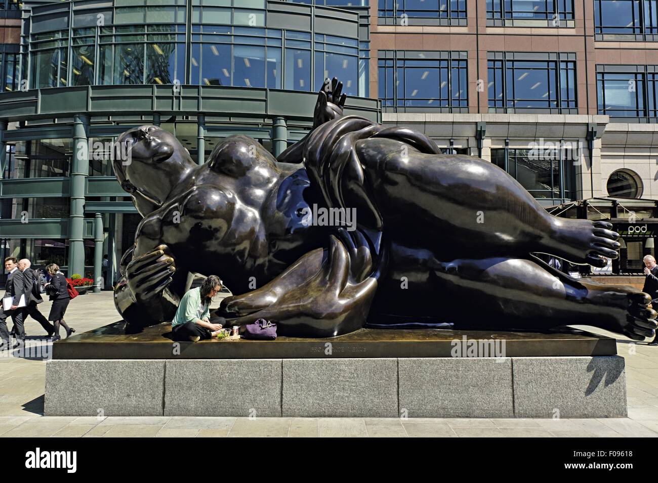 Sculpture of Fernando Botero at Liverpool Street, Business District ...