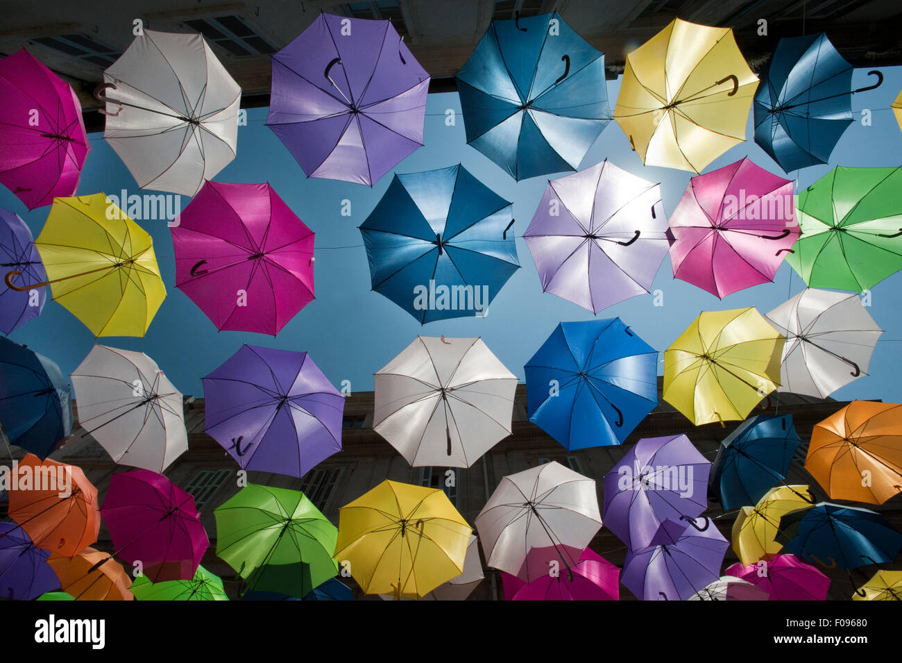 Umbrella installation hi-res stock photography and images - Alamy