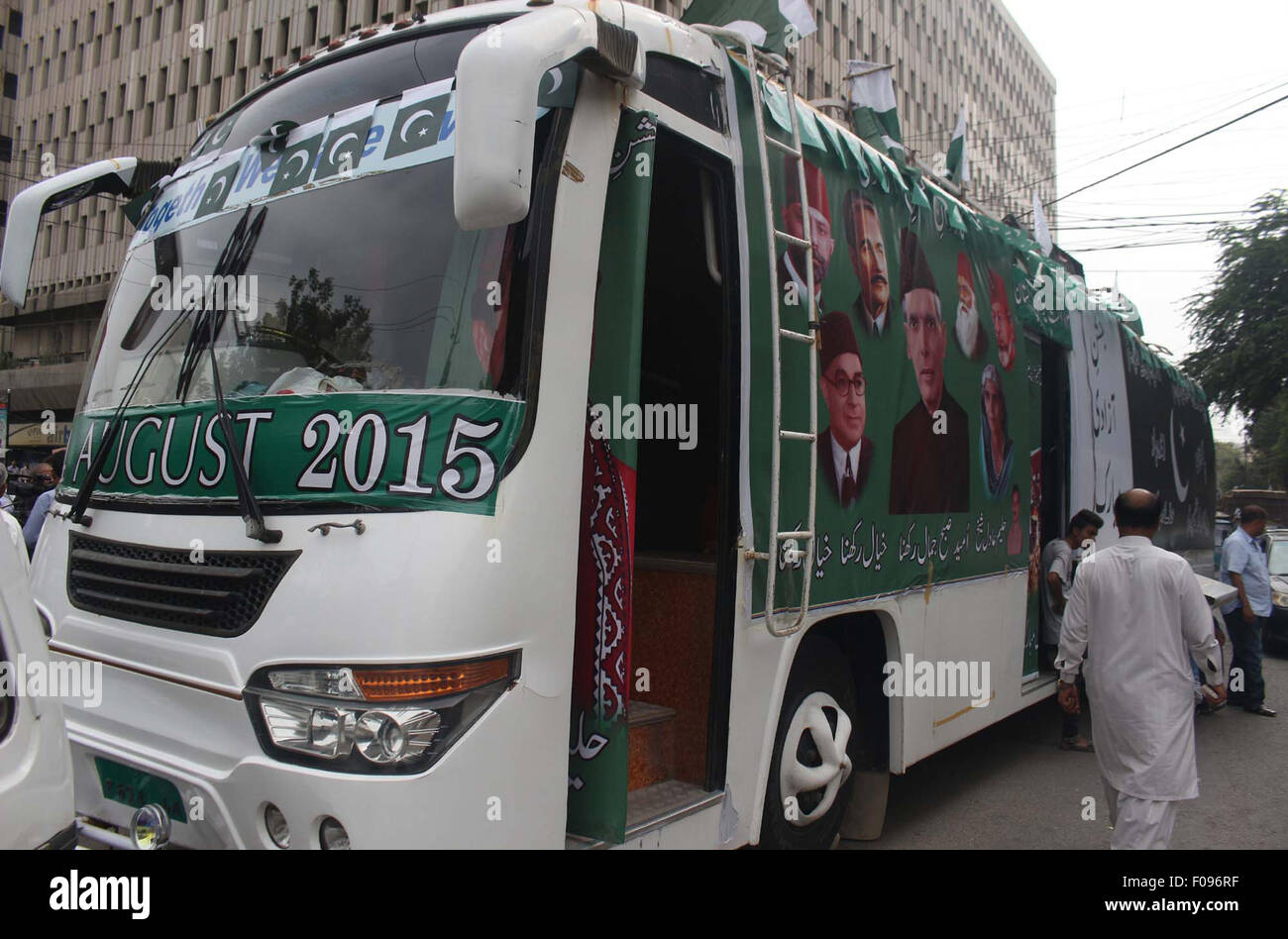 Decorated Bus Pakistan High Resolution Stock Photography and Images - Alamy
