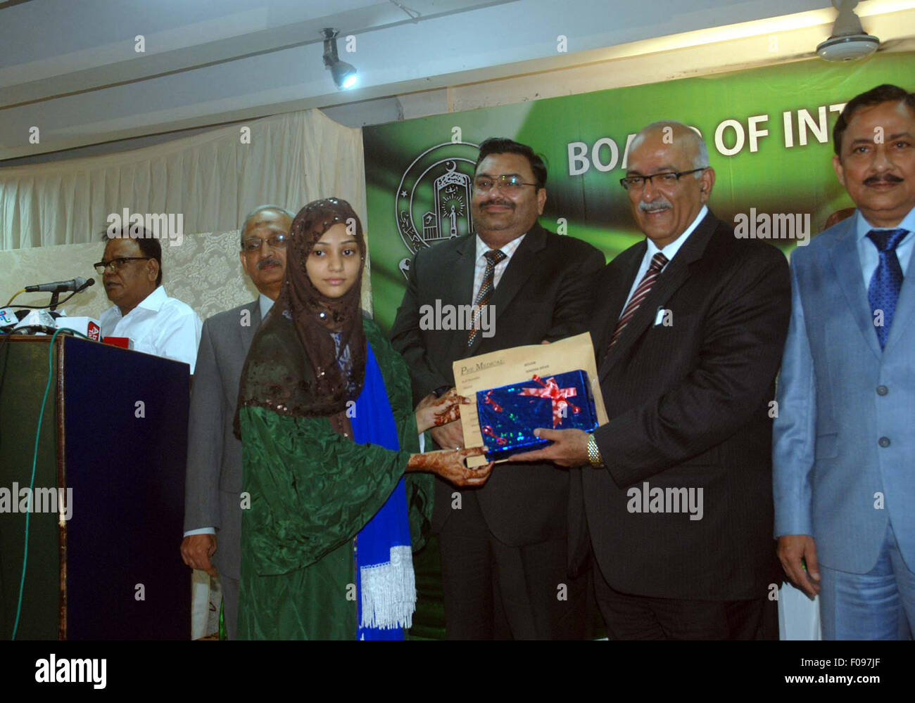 Secondary position hi-res stock photography and images - Alamy