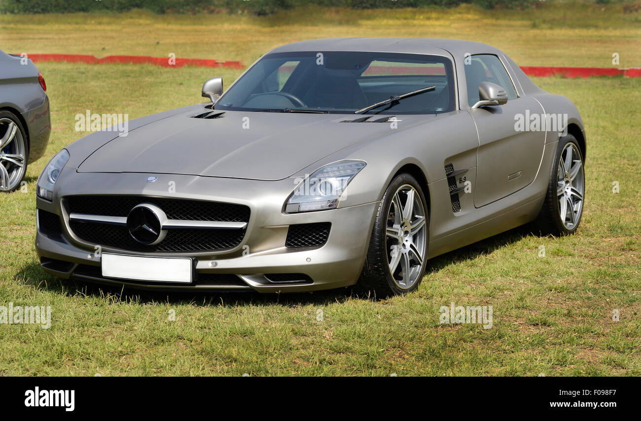 Mercedes sls hi-res stock photography and images - Alamy