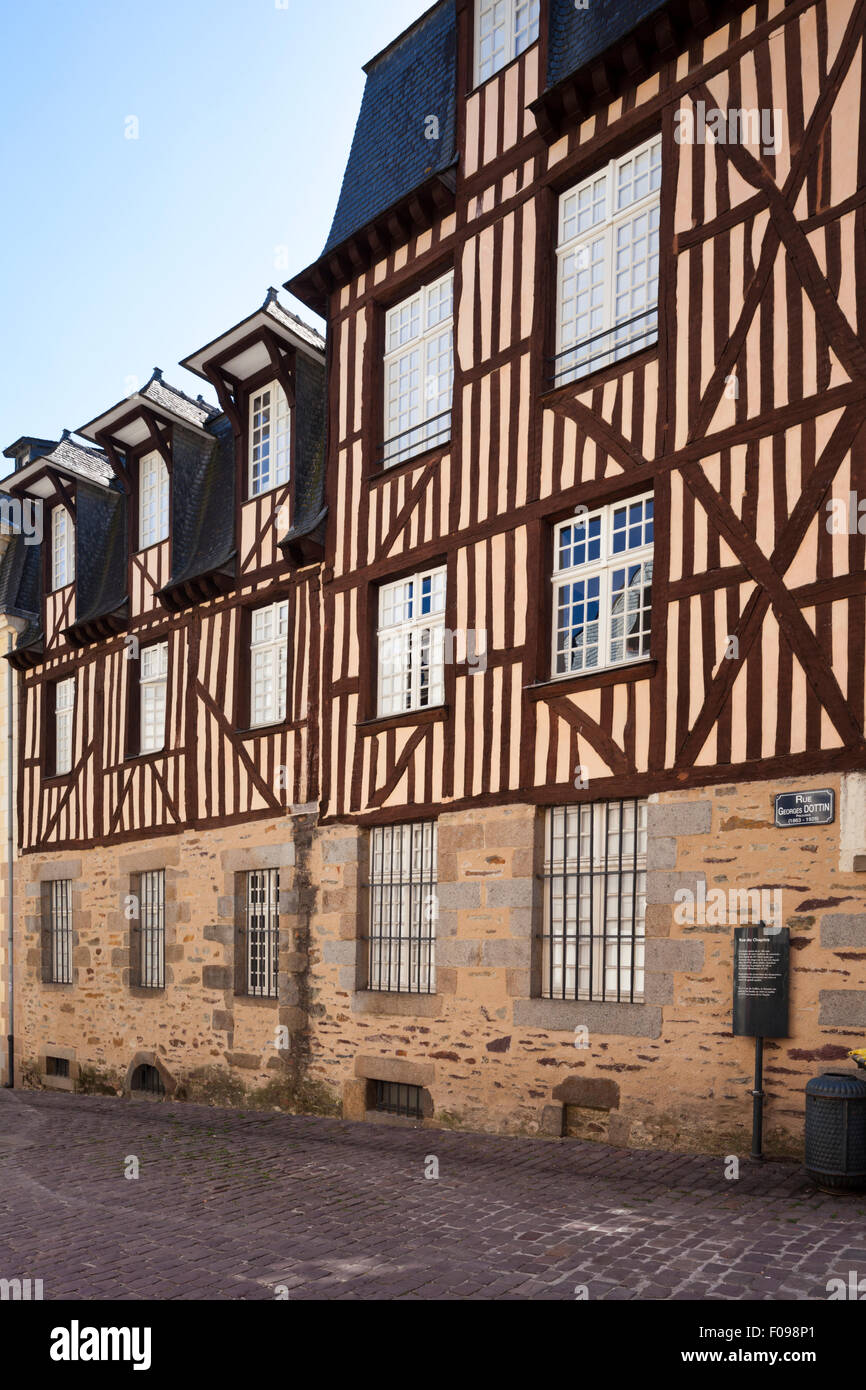 Old buildings in Rue George Dottin, Rennes, Brittany, France Stock ...
