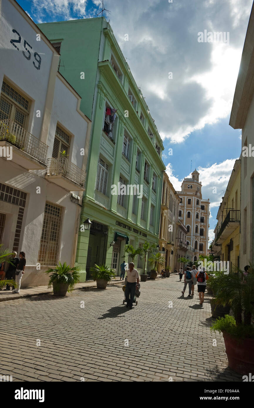 Vertical street view in Havana, Cuba Stock Photo - Alamy