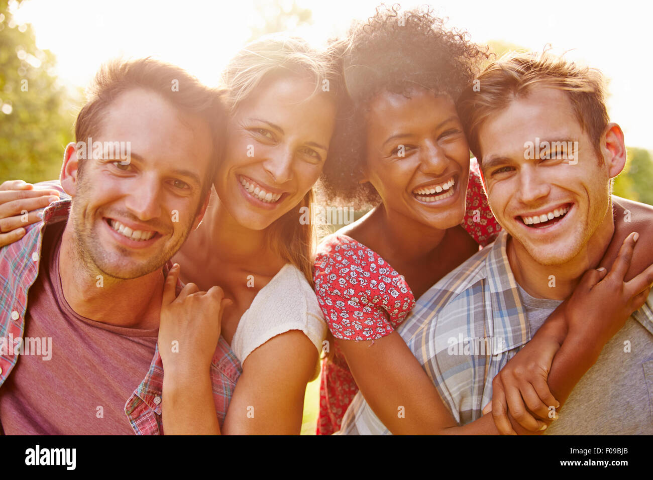 Couples embracing hi-res stock photography and images - Alamy