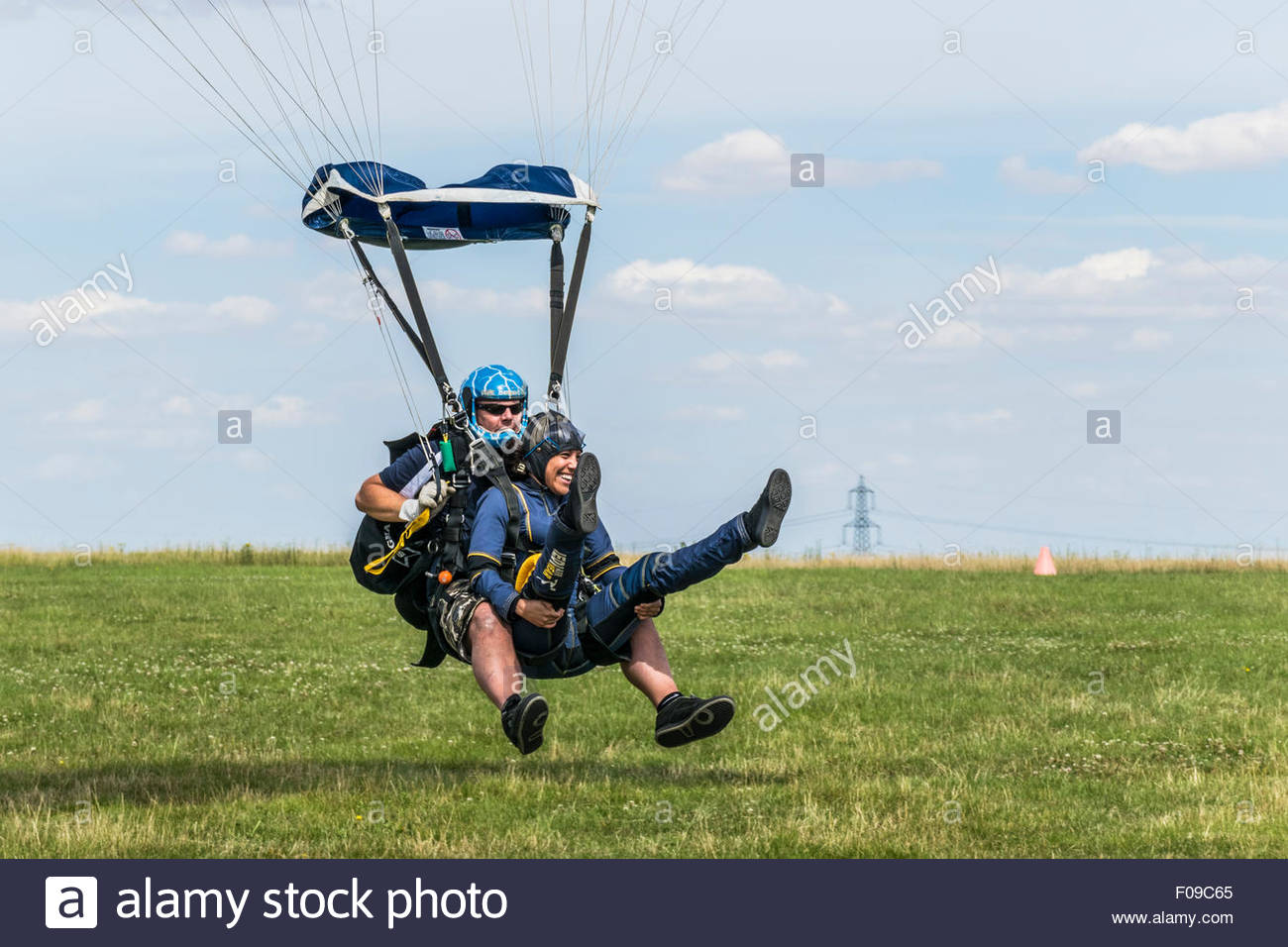 Skydiving tandem parachute landing Stock Photo: 86258989 - Alamy