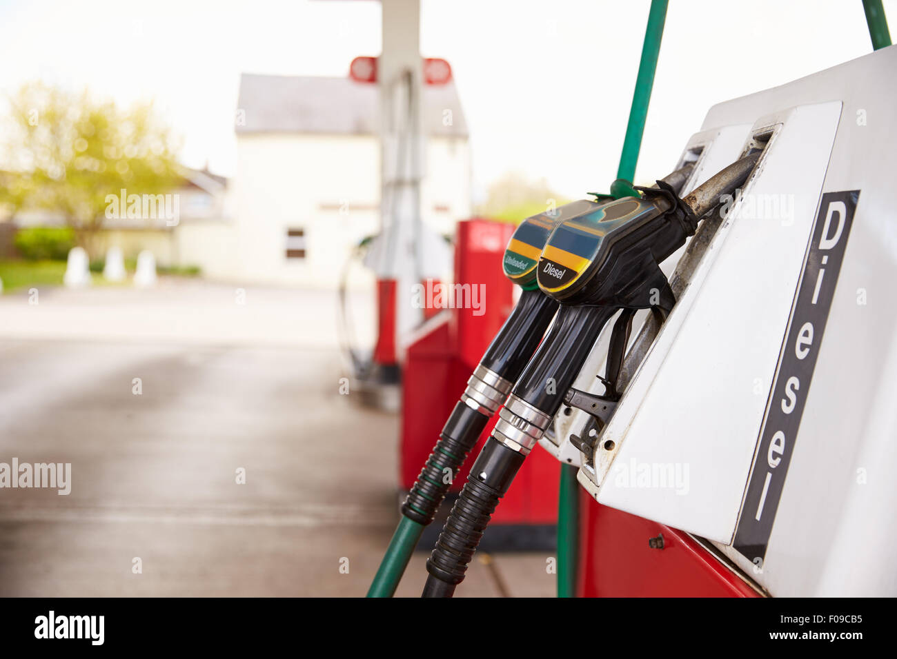 Petrol station exterior hi-res stock photography and images - Alamy