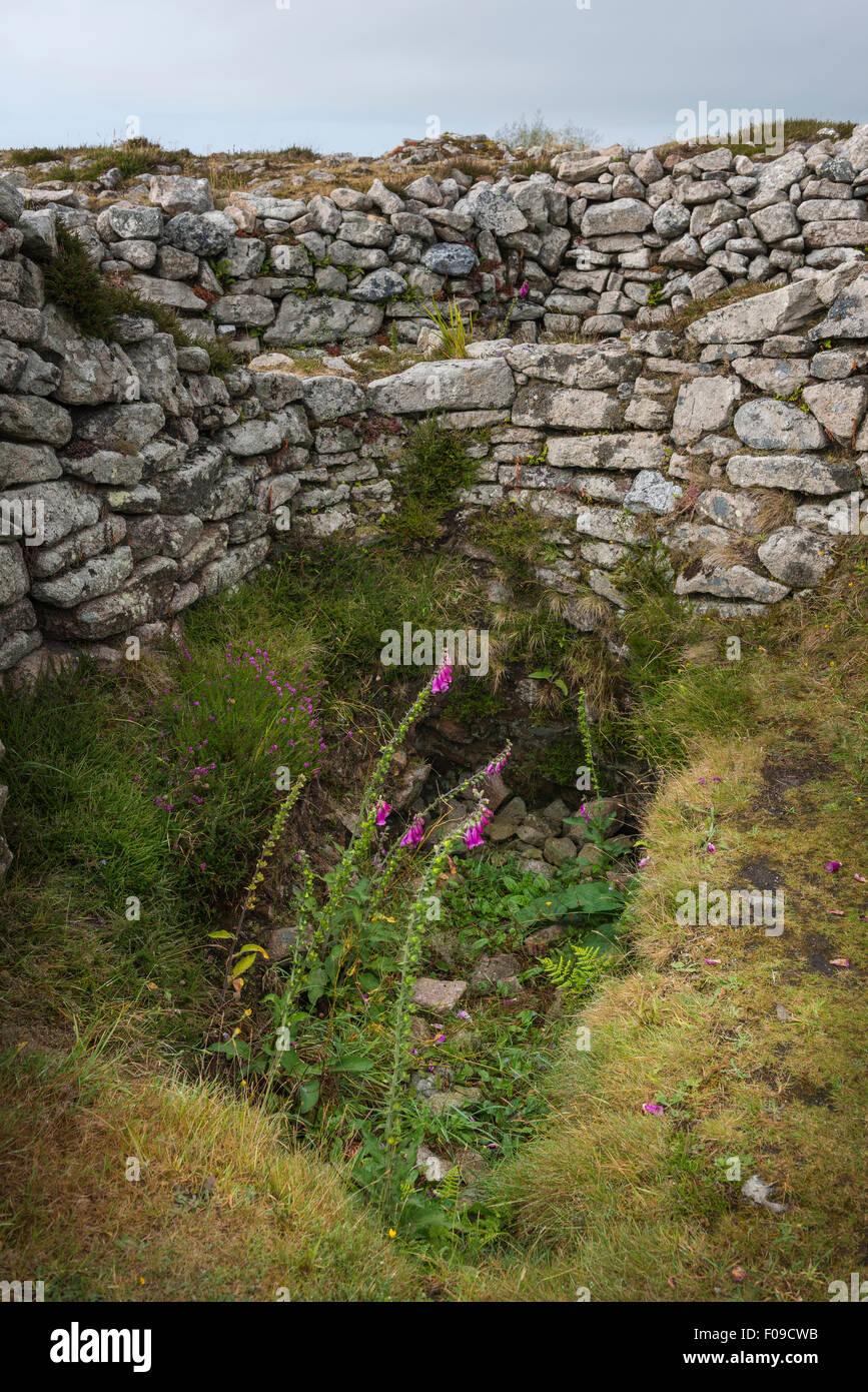 Ballowall Barrow Bronze Age burial chamber, Carn Glooze, Cornwall, UK ...