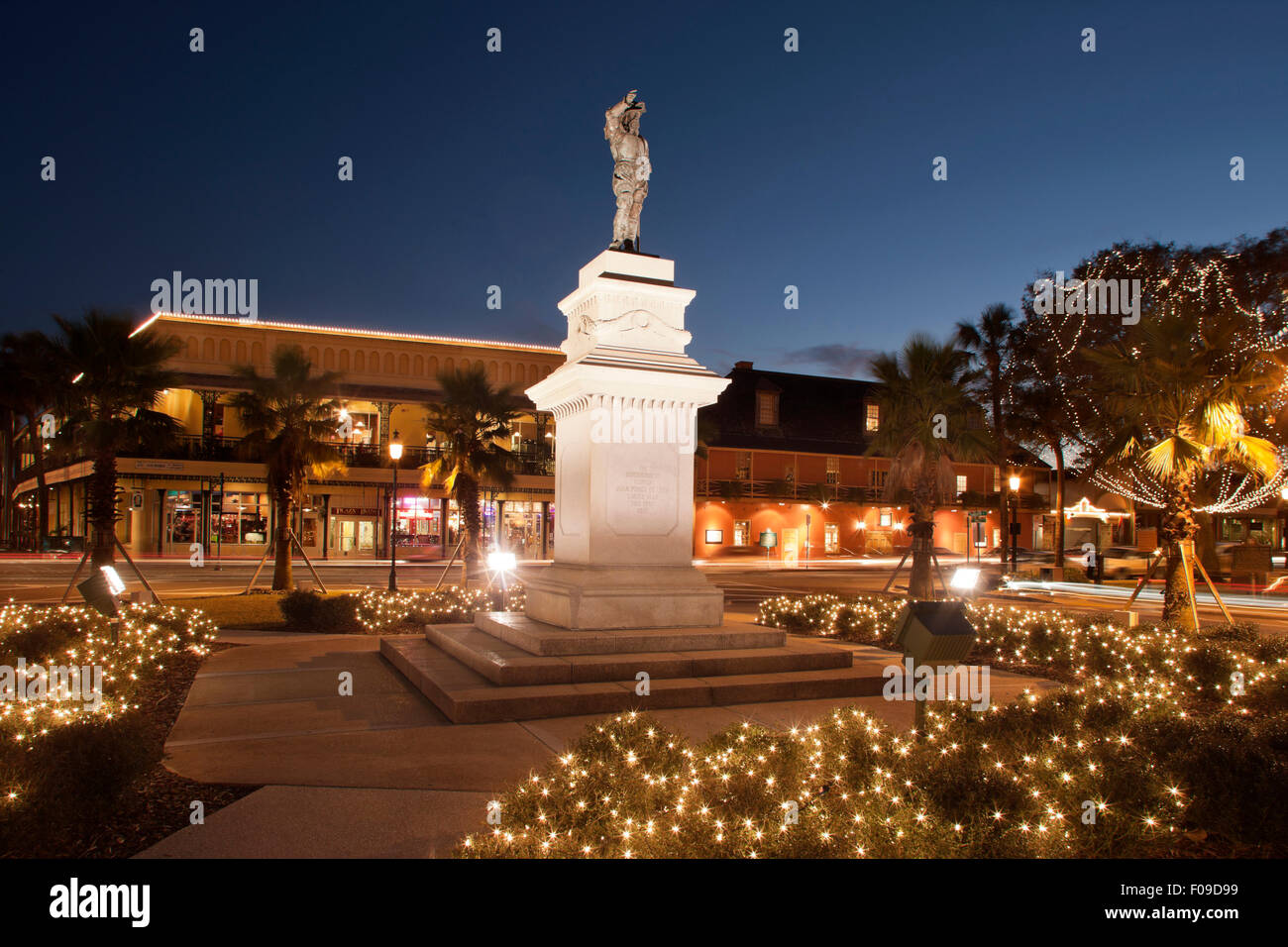 JUAN PONCE DE LEON STATUE CATHEDRAL PLAZA SAINT AUGUSTINE FLORIDA USA ...