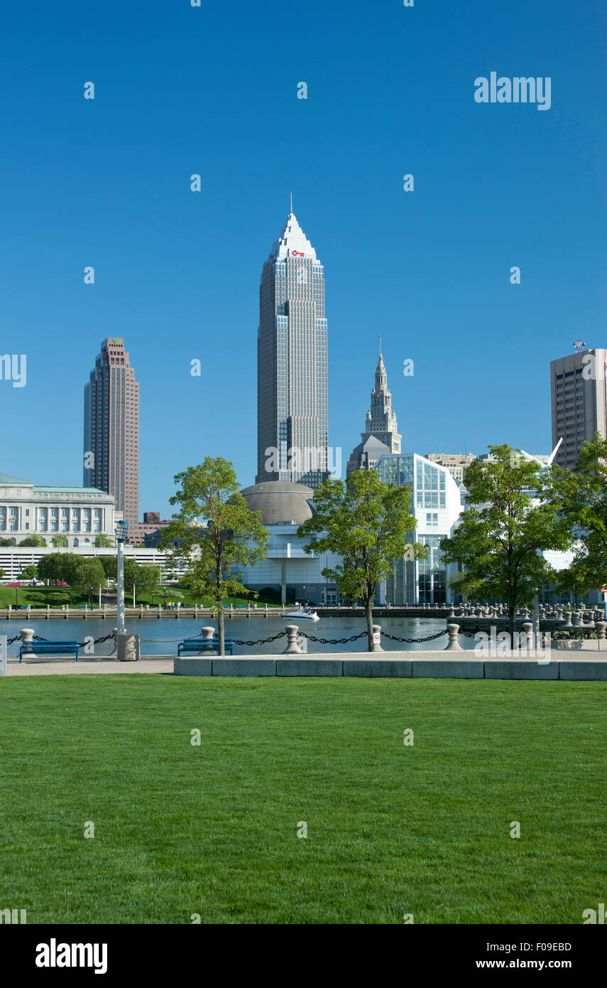 WATERFRONT KEY BANK TOWER (©CESAR PELLI 1991) GREAT LAKES SCIENCE ...