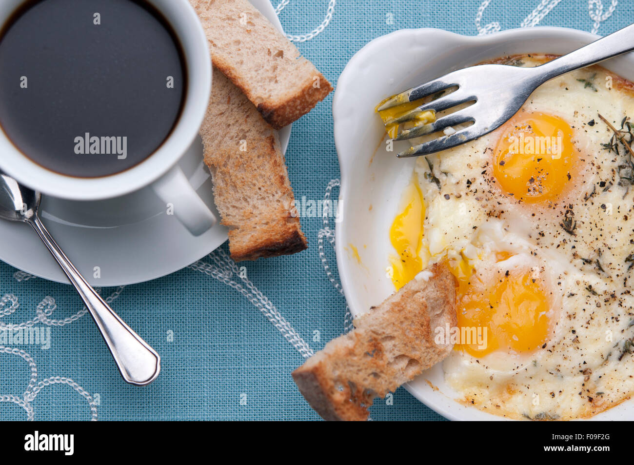Shirred eggs hi-res stock photography and images - Alamy
