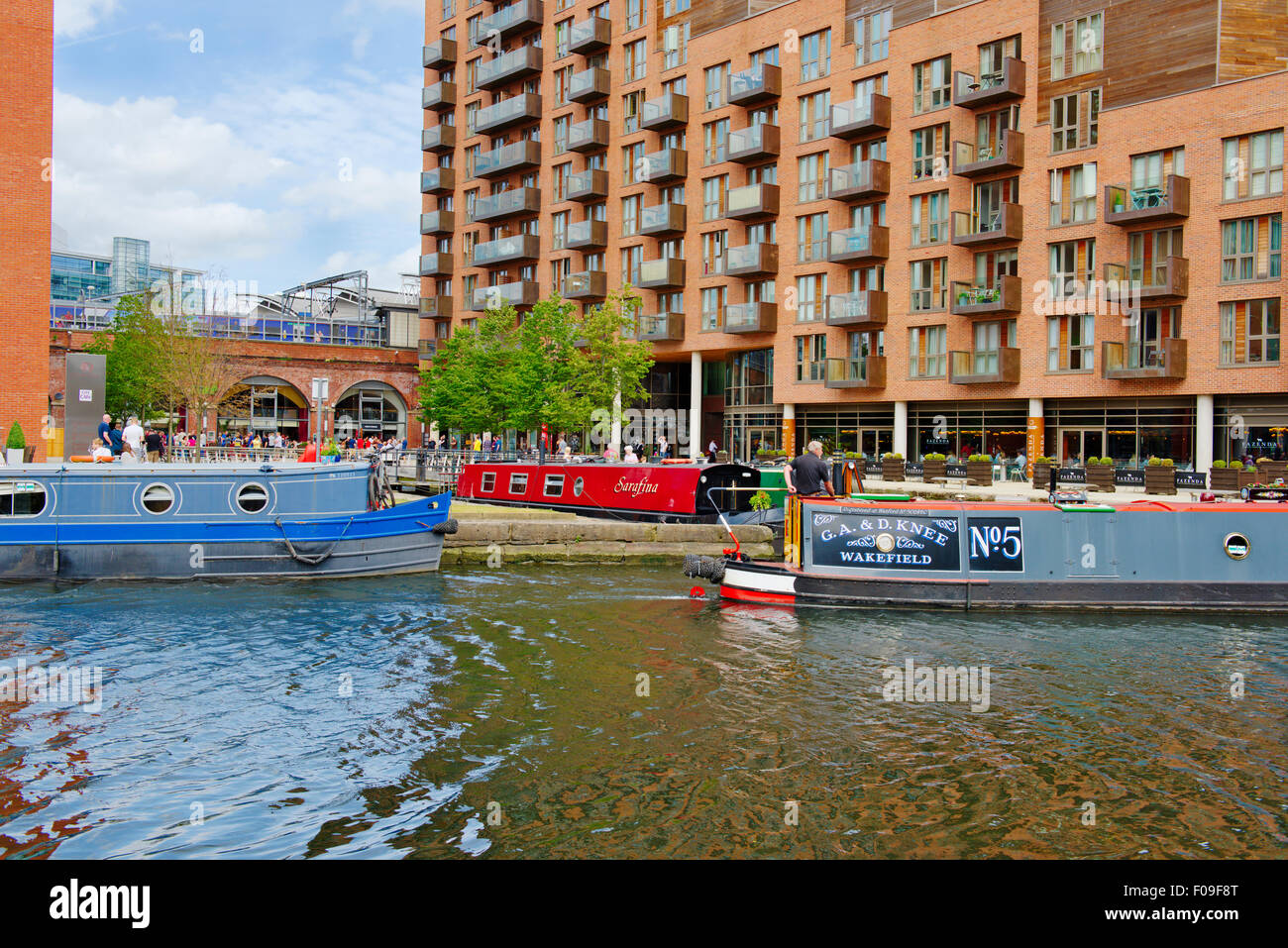 Leeds dock hi-res stock photography and images - Alamy