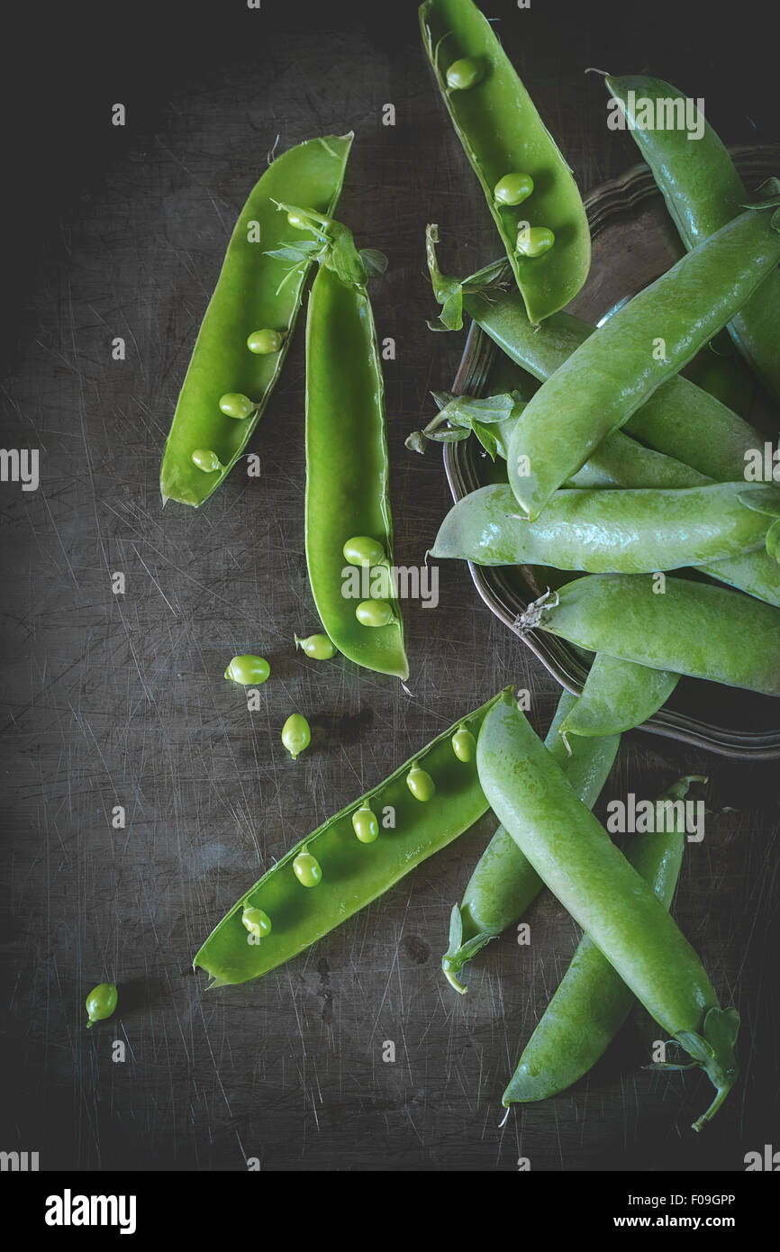 Peas pod hi-res stock photography and images - Alamy