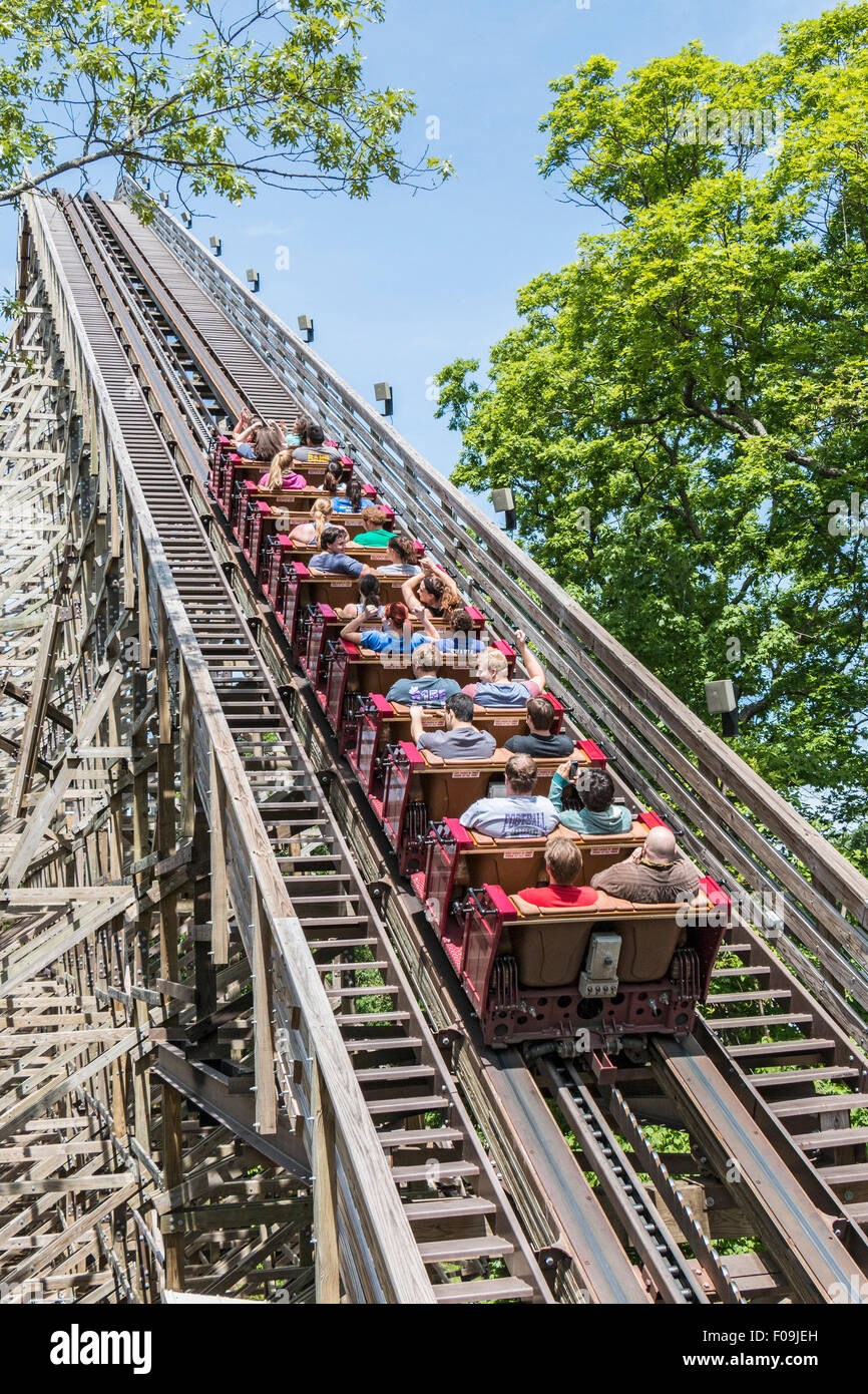Outlaw Run, the world's only double-barrel roll wooden coaster (thanks ...