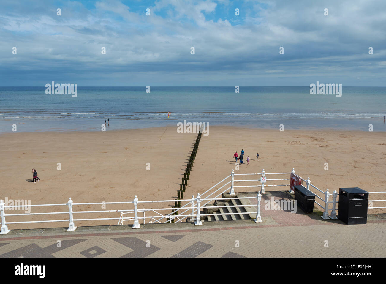 Bridlington North Sands Promenade - Bridlington, Yorkshire, UK Stock ...