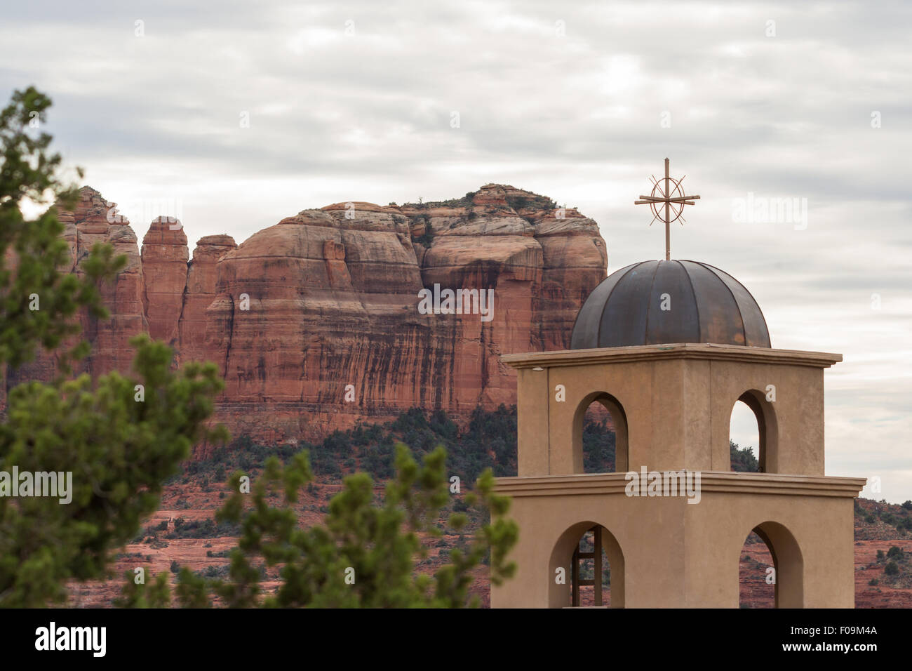 beautiful southwestern scene in Sedona Arizona with red rock formations ...