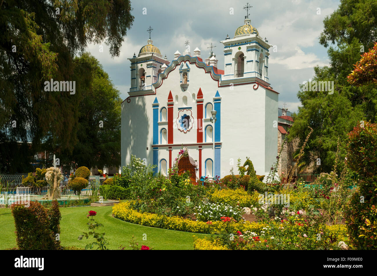 Parroquia de Santa Maria, Tule near Oaxaca, Mexico Stock Photo - Alamy