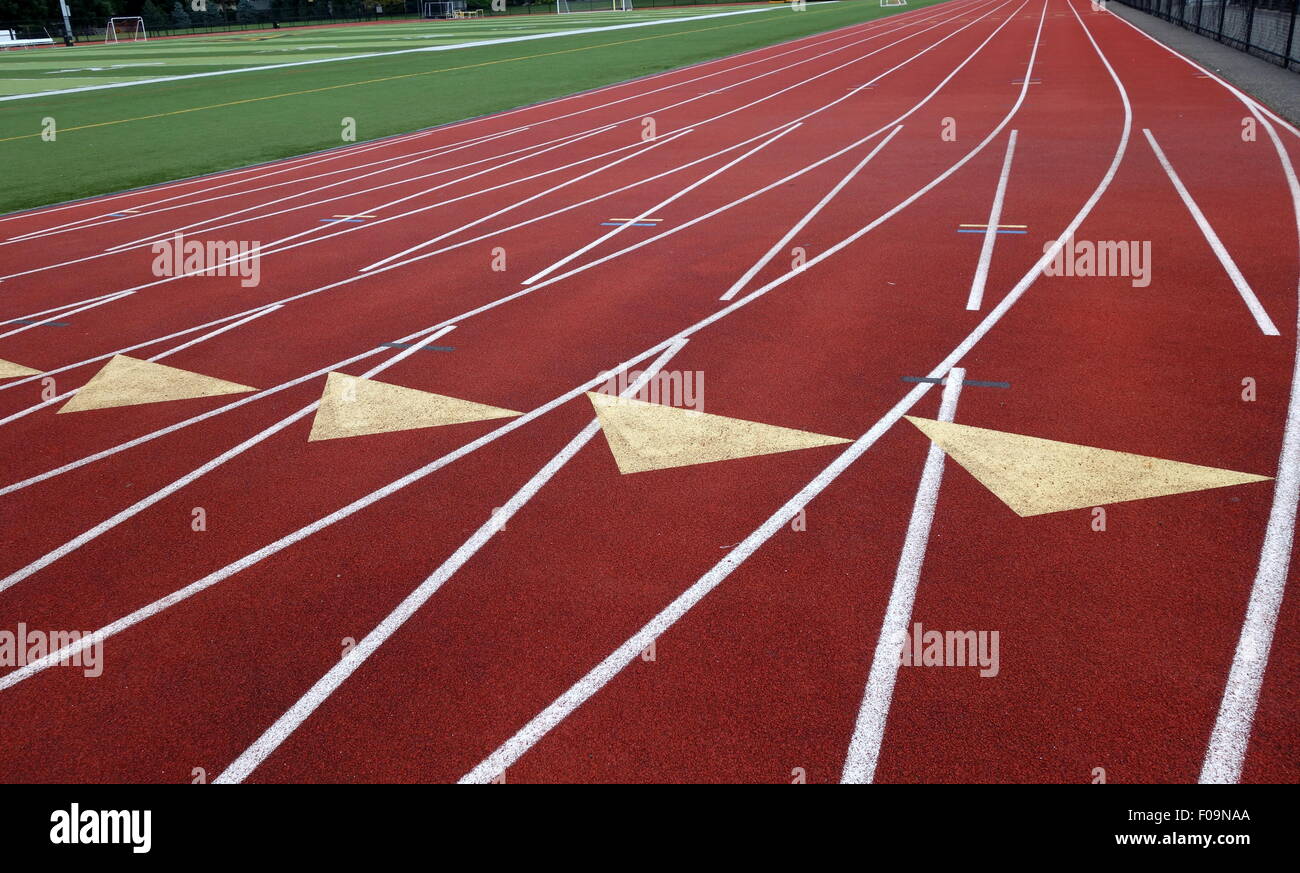 Running track hi-res stock photography and images - Alamy