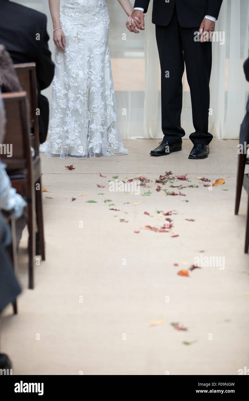 Bride and groom during a wedding ceremony Stock Photo - Alamy