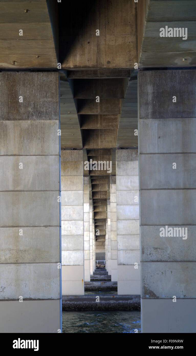 Bridge pilons hi-res stock photography and images - Alamy