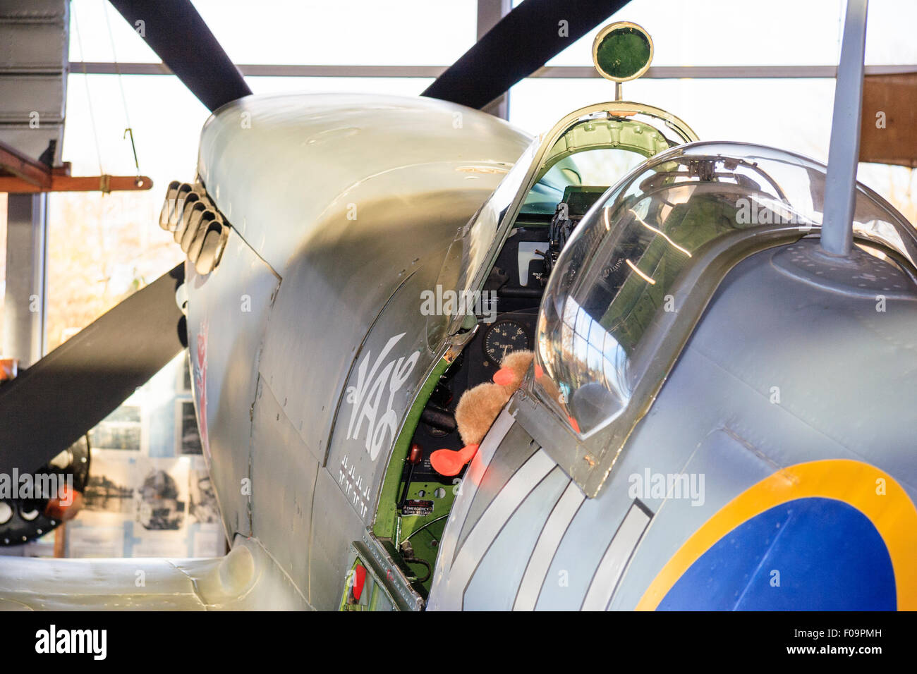 Supermarine spitfire cockpit hi-res stock photography and images - Alamy