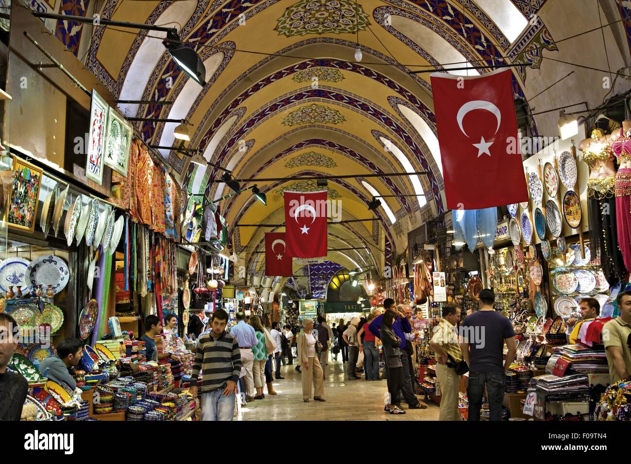 People at Grand Bazaar in Eminonu, Beyazit, Istanbul Stock Photo - Alamy
