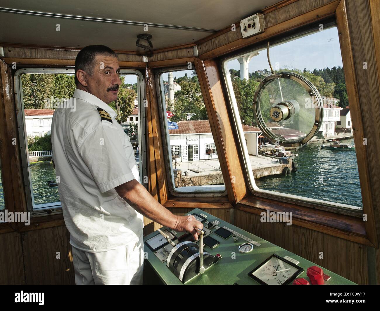 Boat ride, boat, bosphorus hi-res stock photography and images - Alamy
