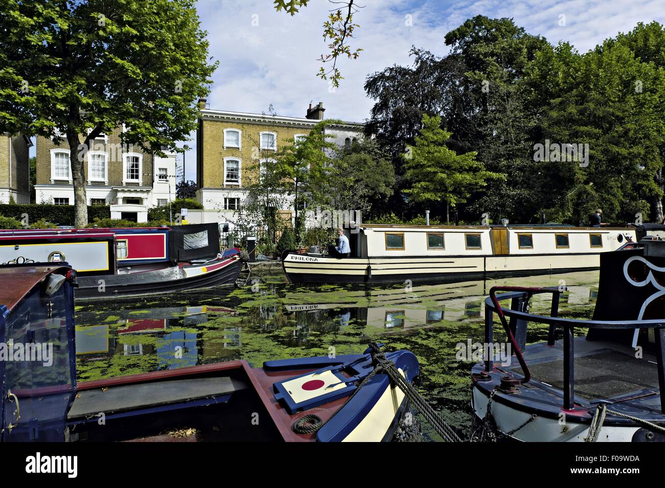 Houseboat colony at Regent's Canal, London, UK Stock Photo - Alamy