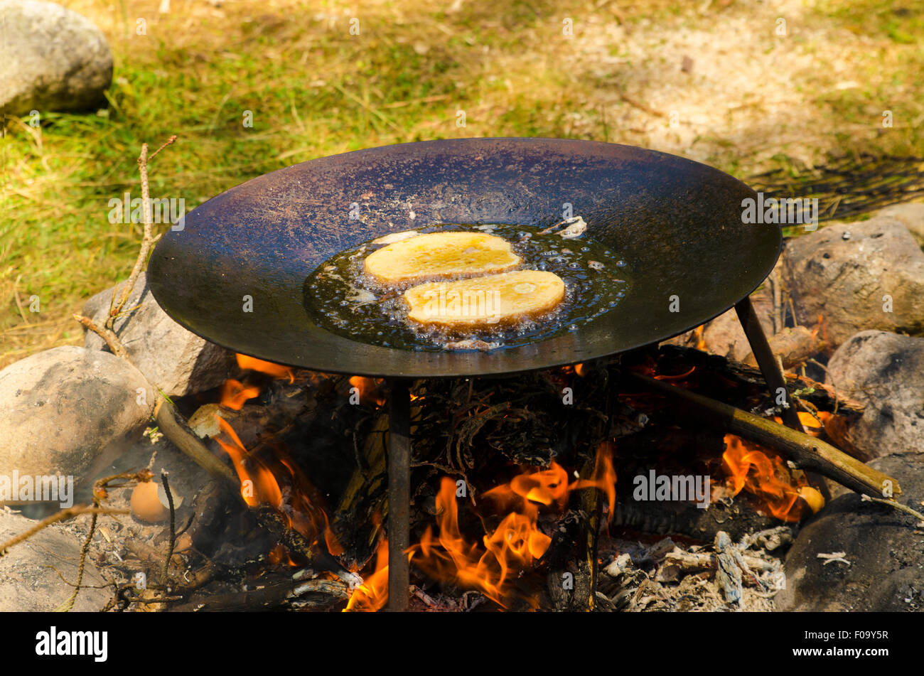 Toast camp hi-res stock photography and images - Alamy