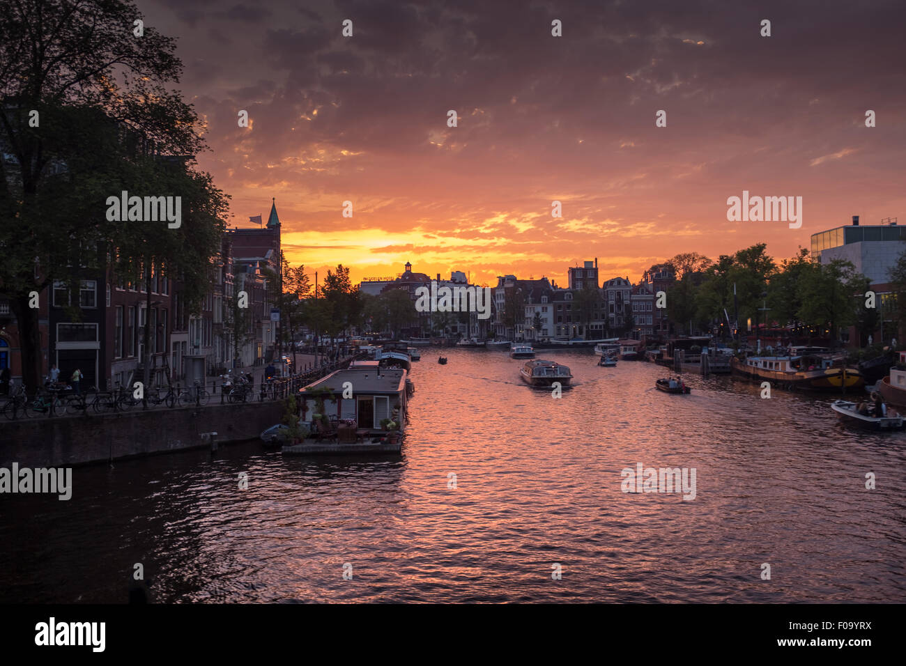 Blue bridge amstel river hi-res stock photography and images - Alamy