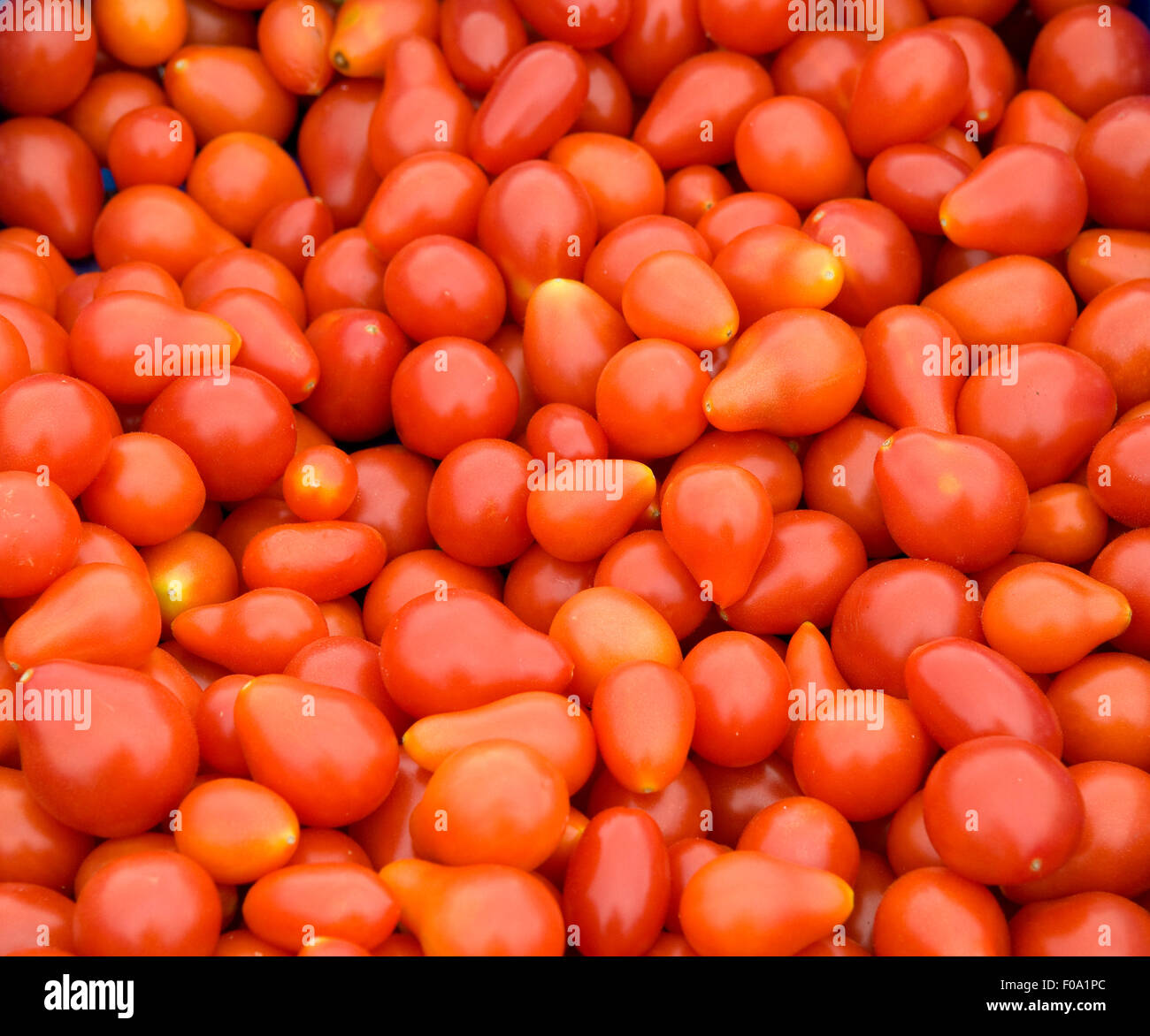 Rote frucht hi-res stock photography and images - Alamy