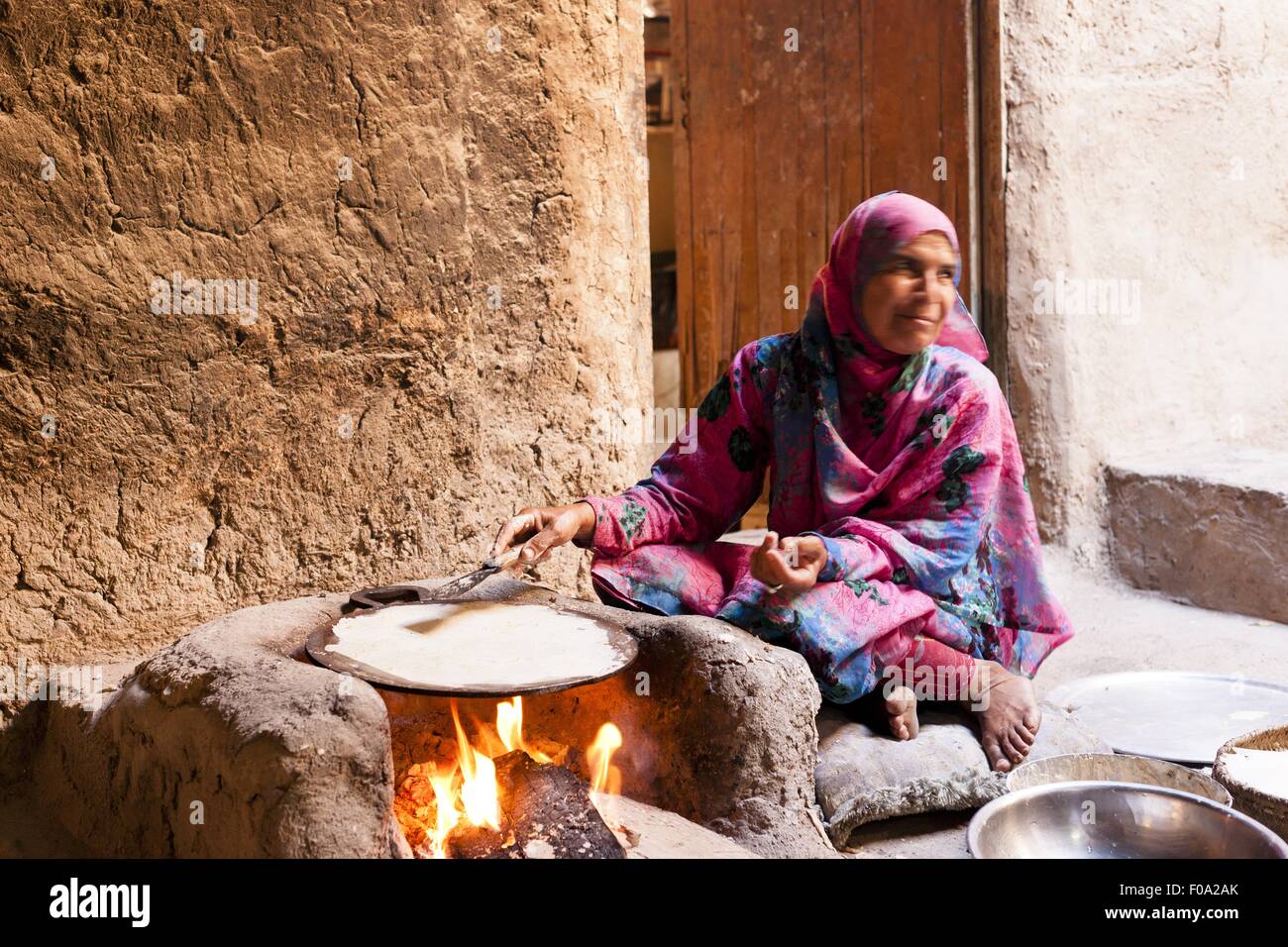 Oman traditional cooking hi-res stock photography and images - Alamy