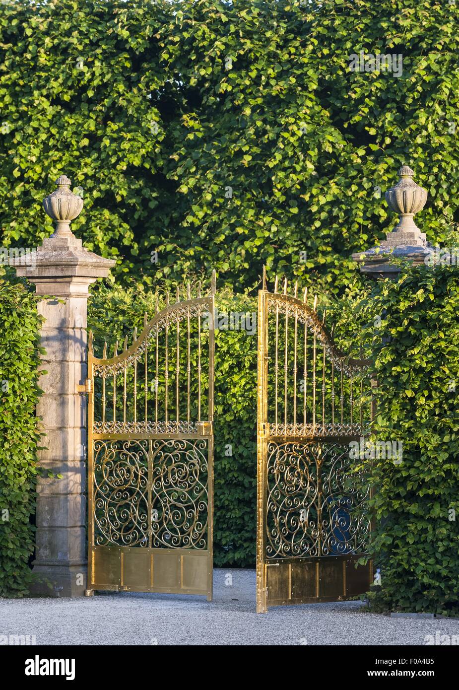 Open Gate of Herrenhausen Palace, Hanover, Germany Stock Photo - Alamy