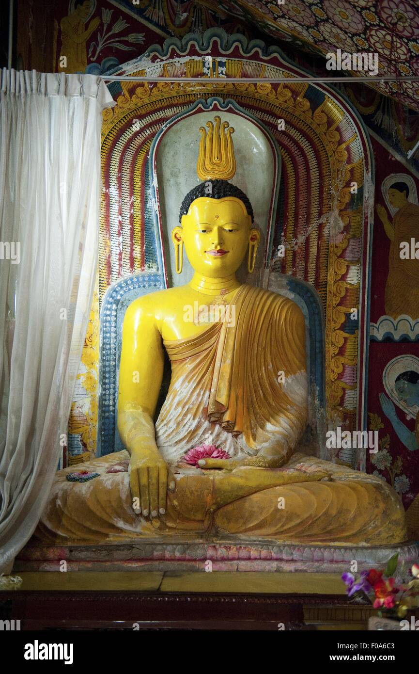 Statue of Buddha in Yatagala Raja Maha Viharaya Temple, Unawatuna, Sri ...
