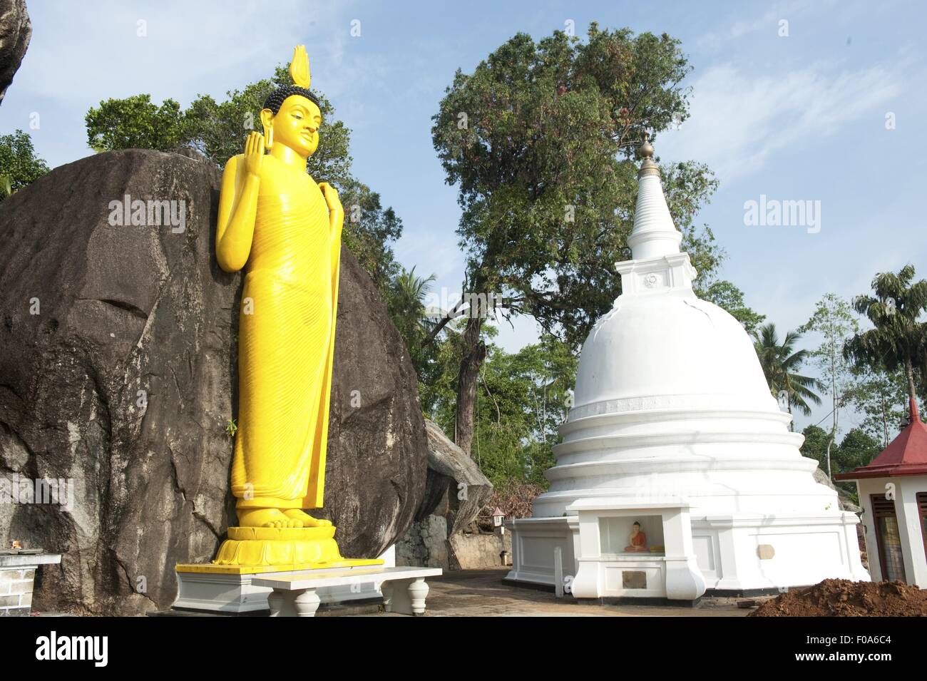 Statue of Buddha in Yatagala Raja Maha Viharaya Temple, Unawatuna, Sri ...