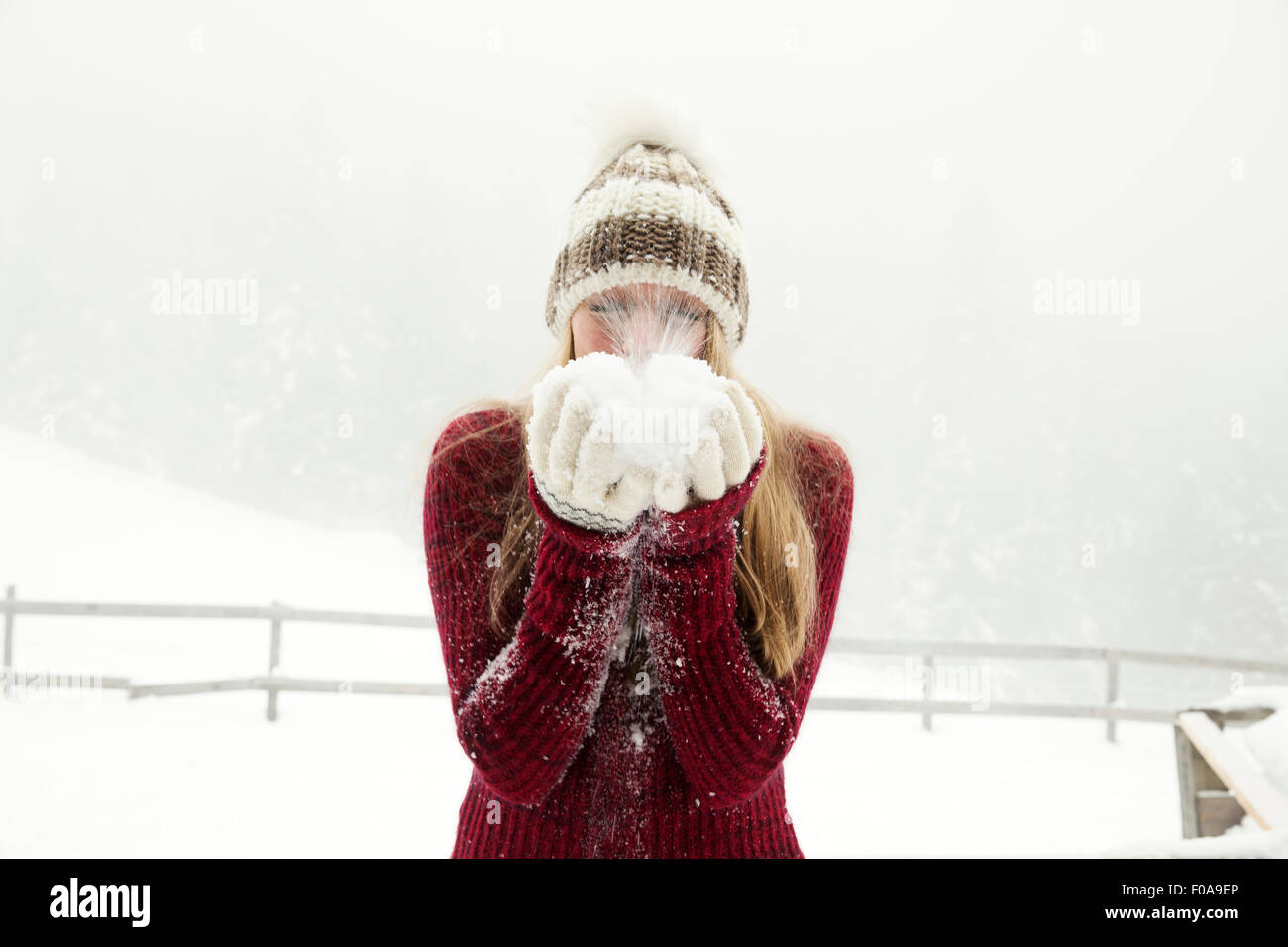 Blowing powder hi-res stock photography and images - Alamy