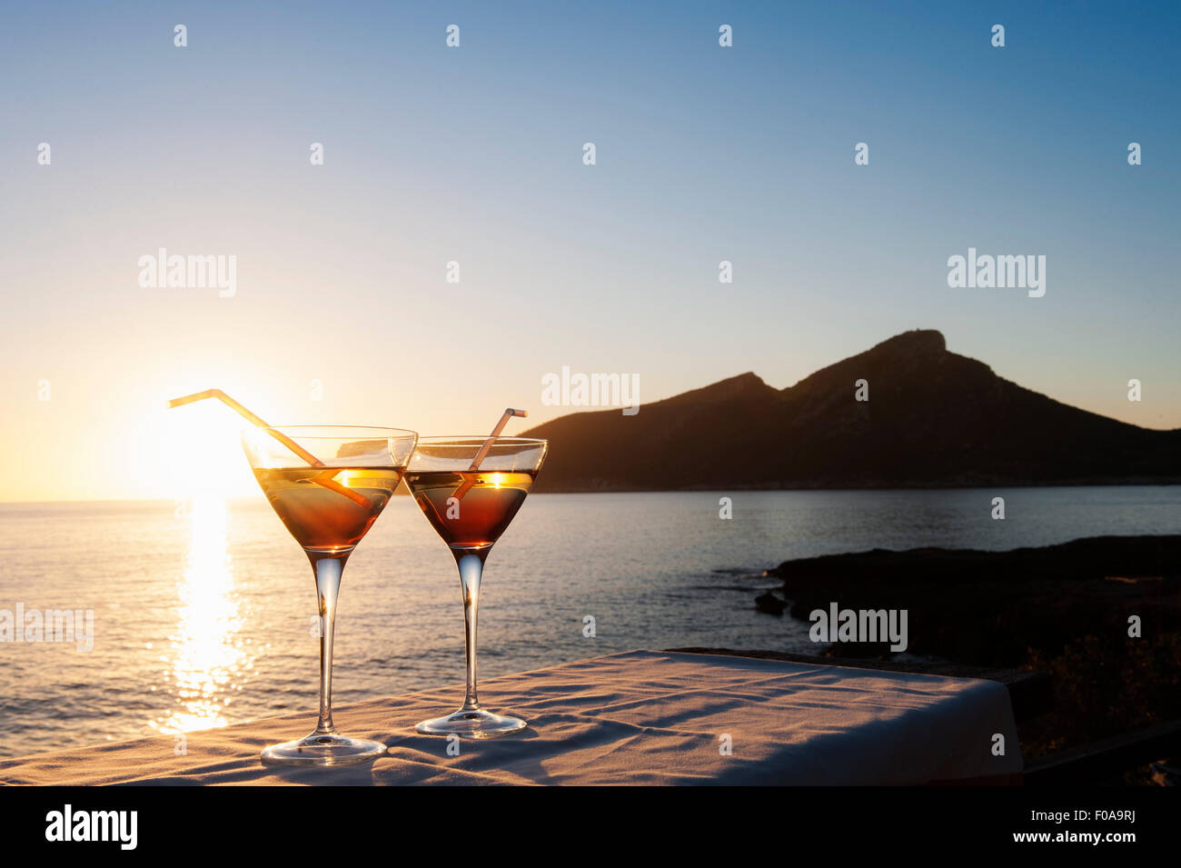 Cocktails table hi-res stock photography and images - Alamy