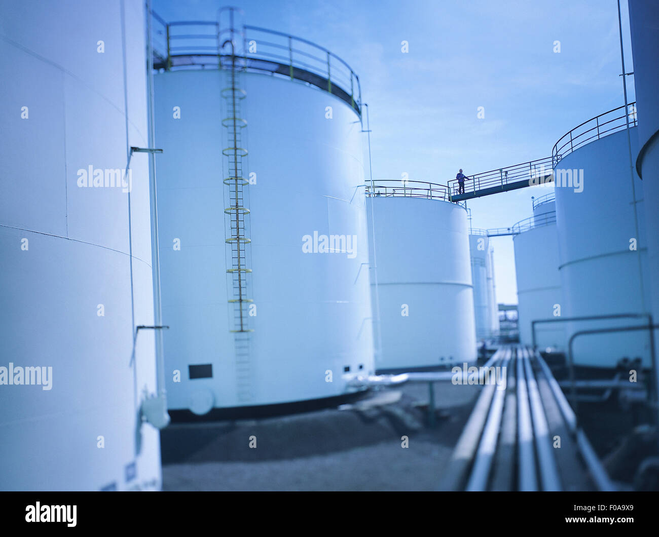 Oil port hi-res stock photography and images - Alamy