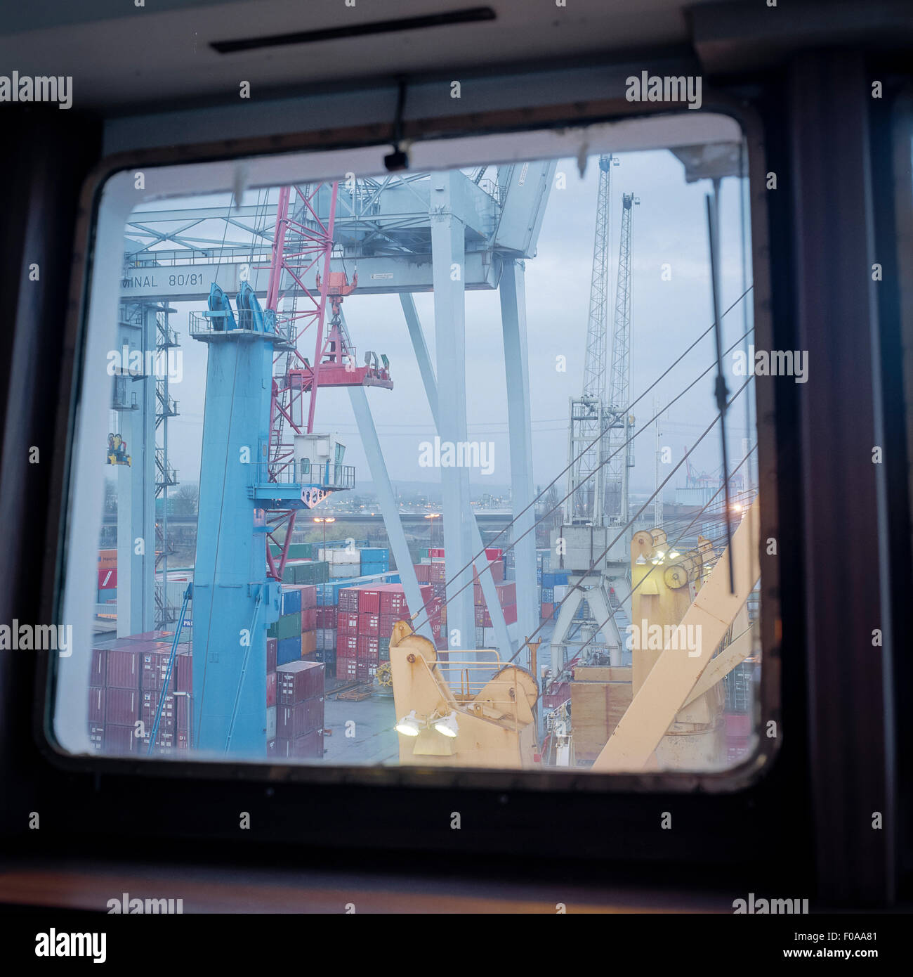 Bridge in bridge hi-res stock photography and images - Alamy