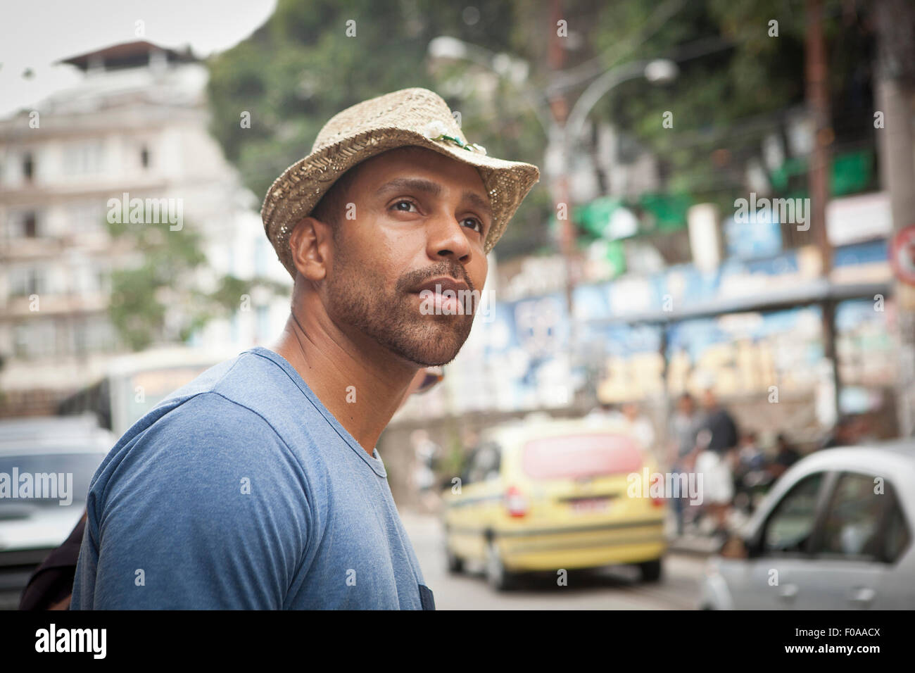 Crossing road america hi-res stock photography and images - Alamy