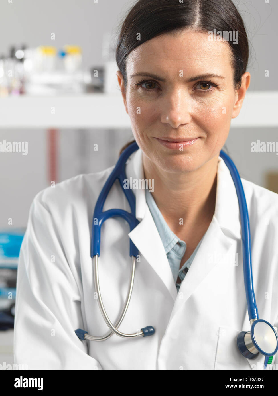 Doctor at desk awaiting patient Stock Photo - Alamy