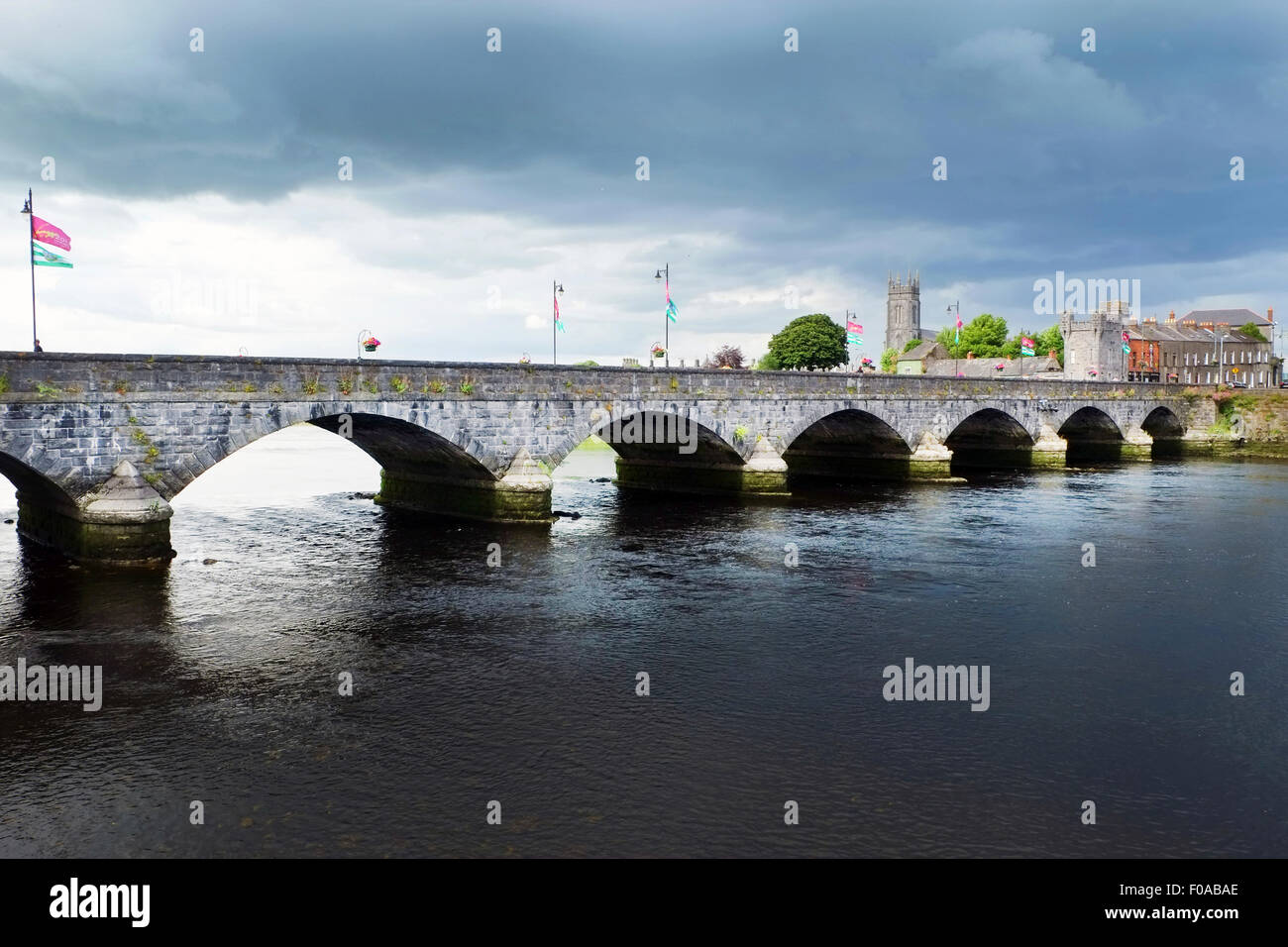 Shannon bridge hi-res stock photography and images - Alamy