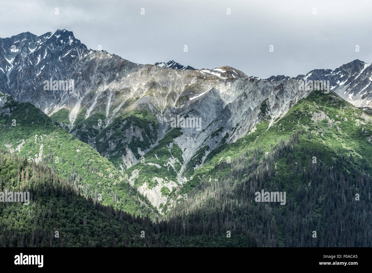 Alaska off grid house hi-res stock photography and images - Alamy