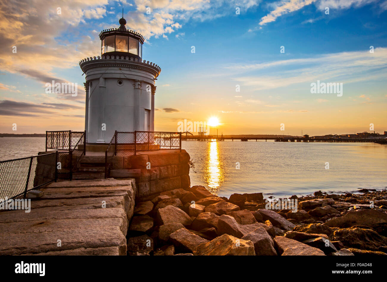 Bug Light Lighthouse in Portland Maine at sunrise Stock Photo - Alamy