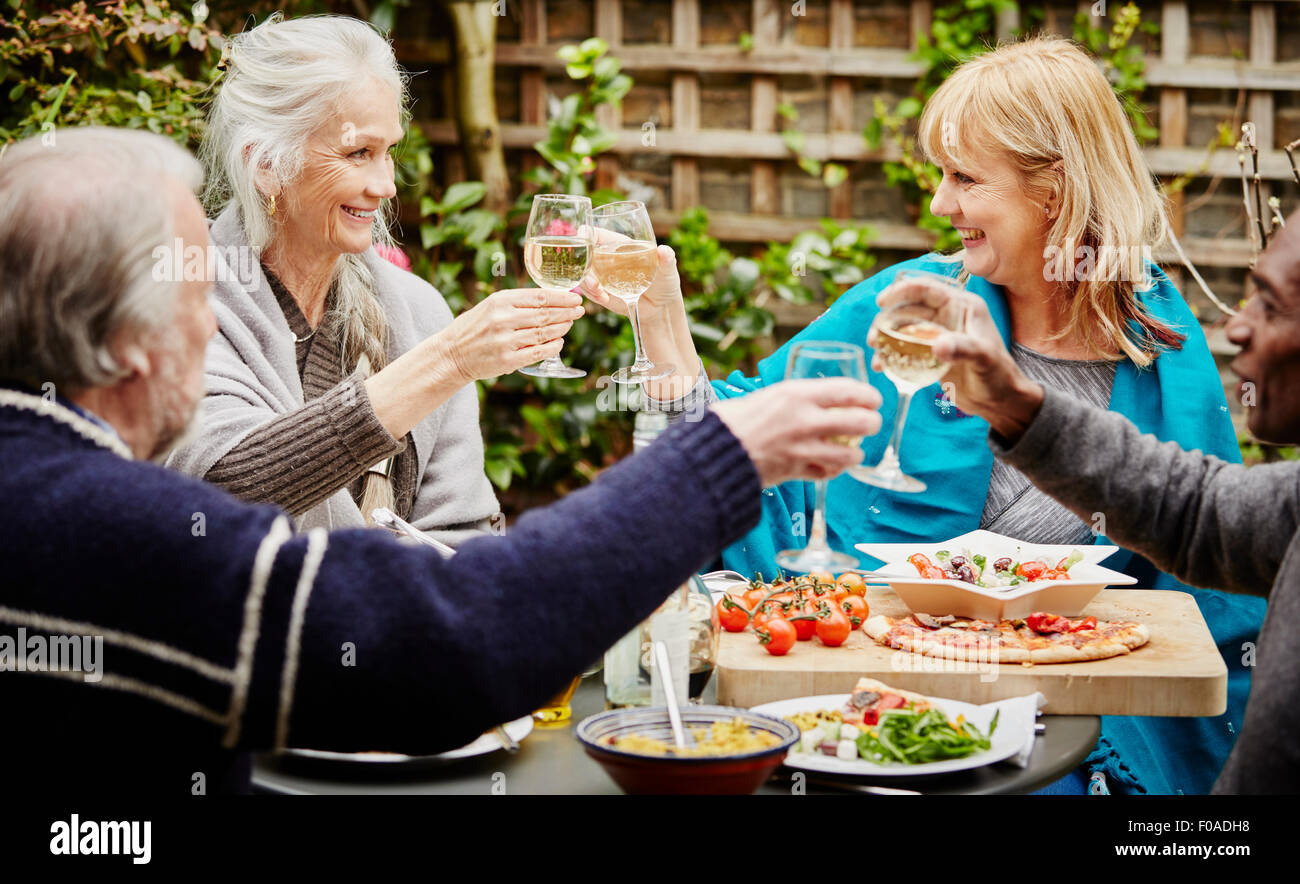 Mature senior friends hi-res stock photography and images - Alamy