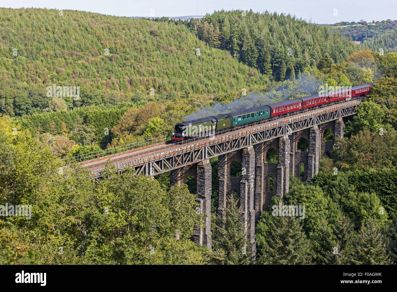 Train steam cornwall viaduct hi-res stock photography and images - Alamy