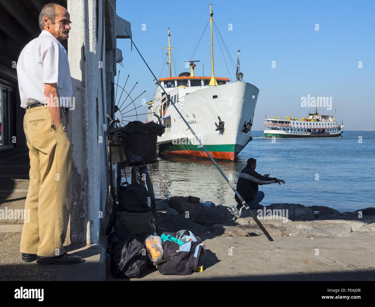 Man on the ship hi-res stock photography and images - Alamy